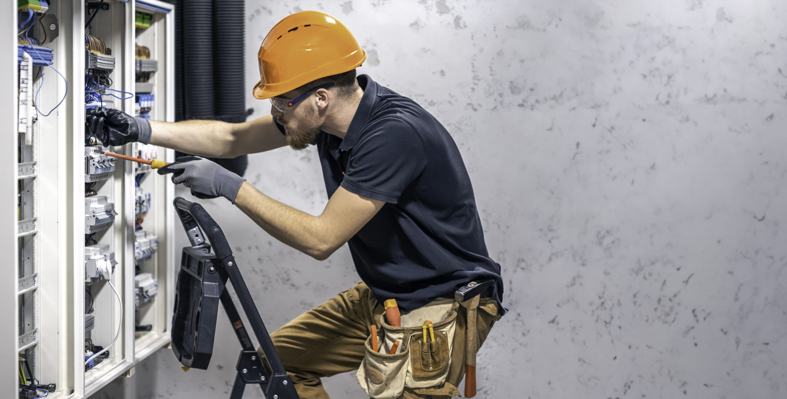 How Low Voltage Cabling Contractors Can Improve Your Business ...